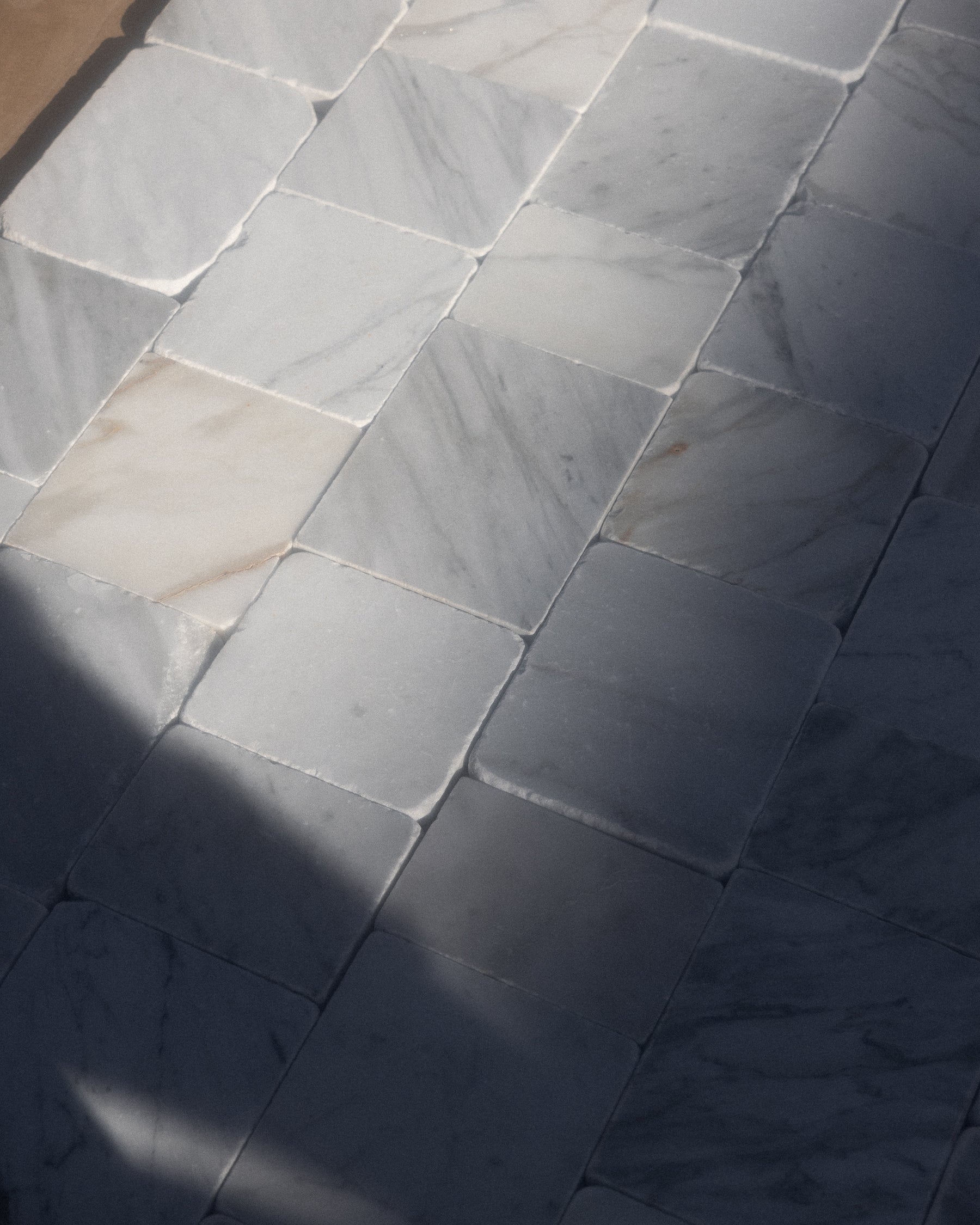 Antique Carrara Cobblestone